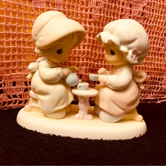 Precious Moments | Art | Precious Moments Vintage Collection Girls ...
